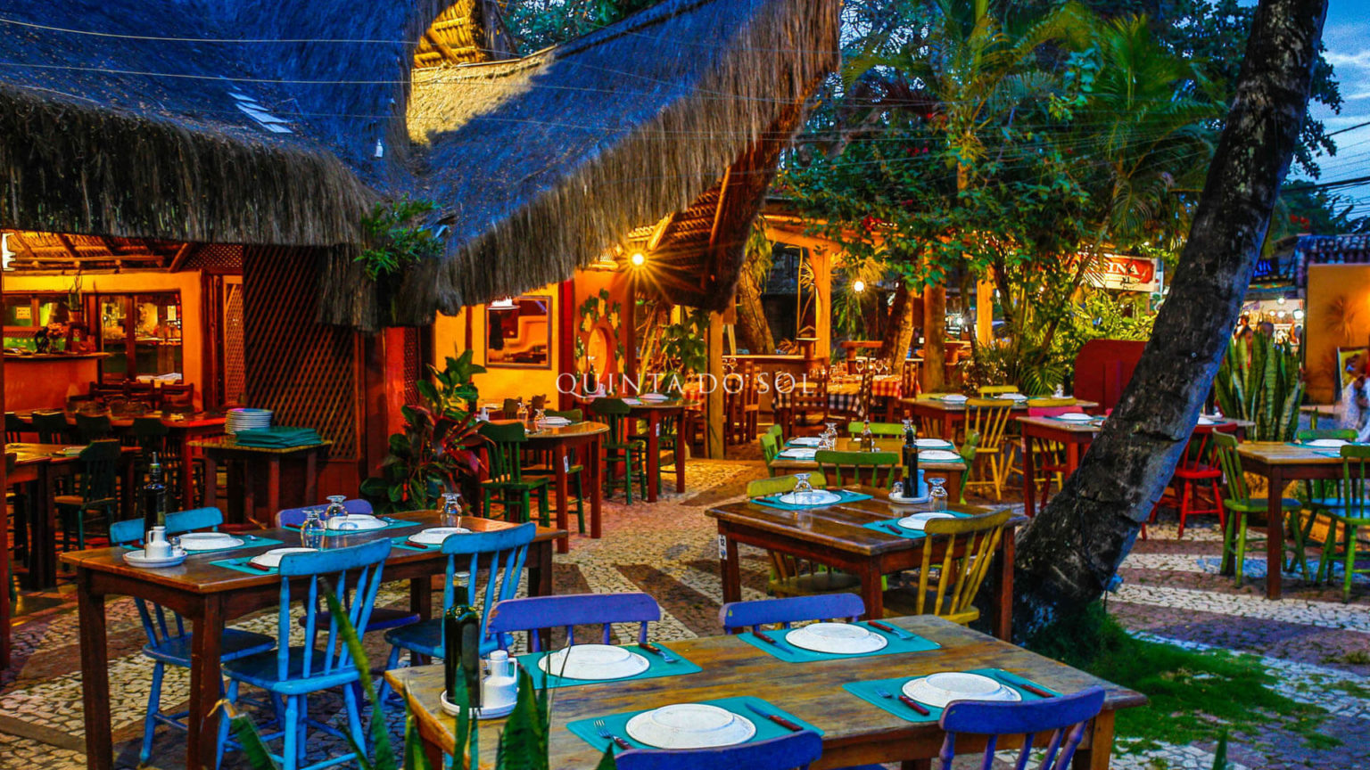 » Tons, Sons e as Delícias do extraordinário Beco das Cores no centro ...